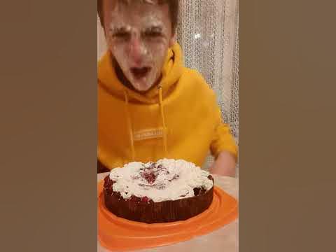Лицо в торт на мой День Рождения - YouTube