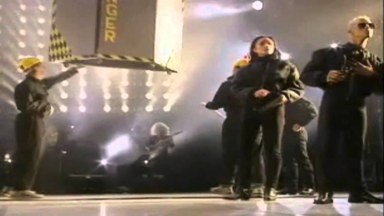 Michael Jackson Flies With a Jet Pack [HD] - YouTube