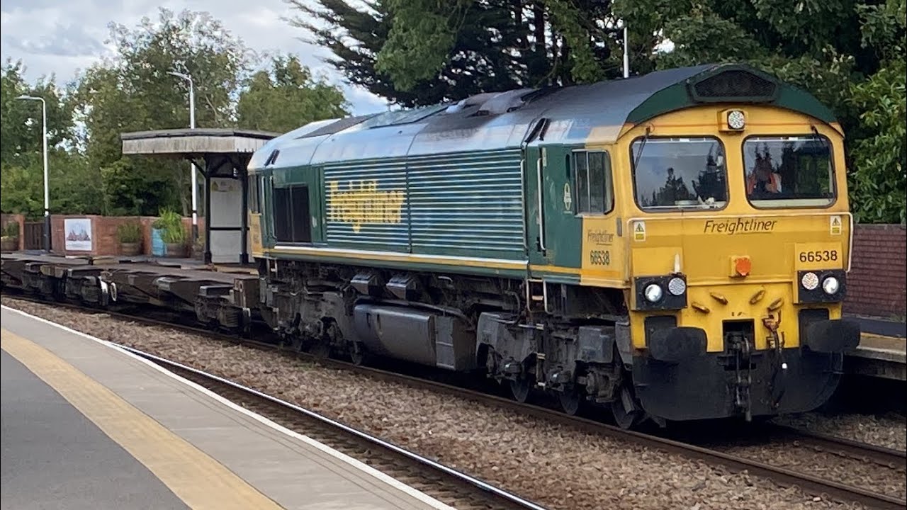 66538 Freightliner 4L87 containers with 66416 on tow 13:38 3E Lea Road ...