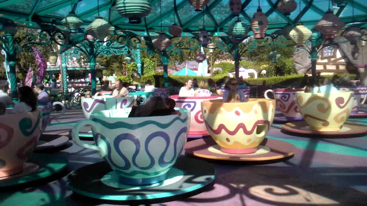 Disneyland - Spinning Cups - YouTube