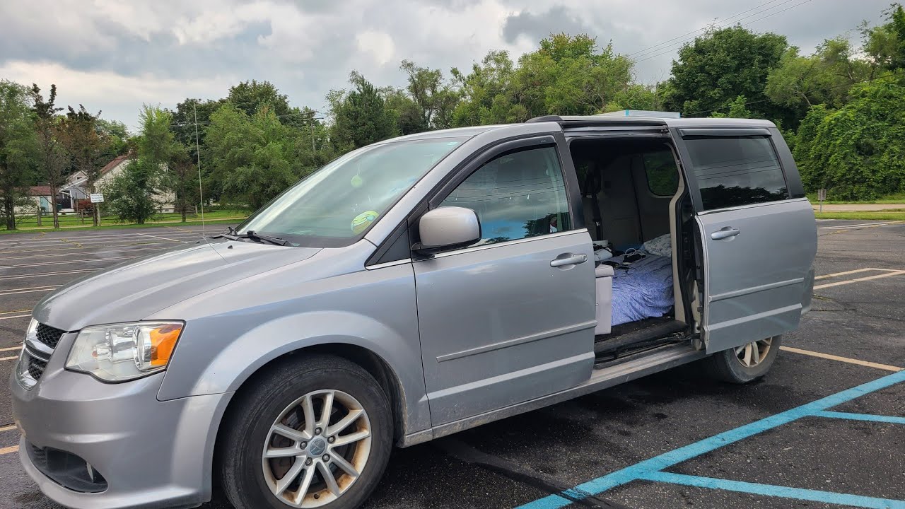 My No-Build Setup in my minivan and the start of the roadtrip to Flint ...