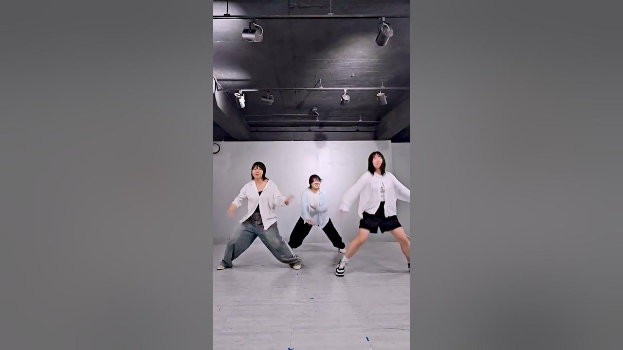 너를 볼 때면 후🙌| Cover by.Code - YouTube