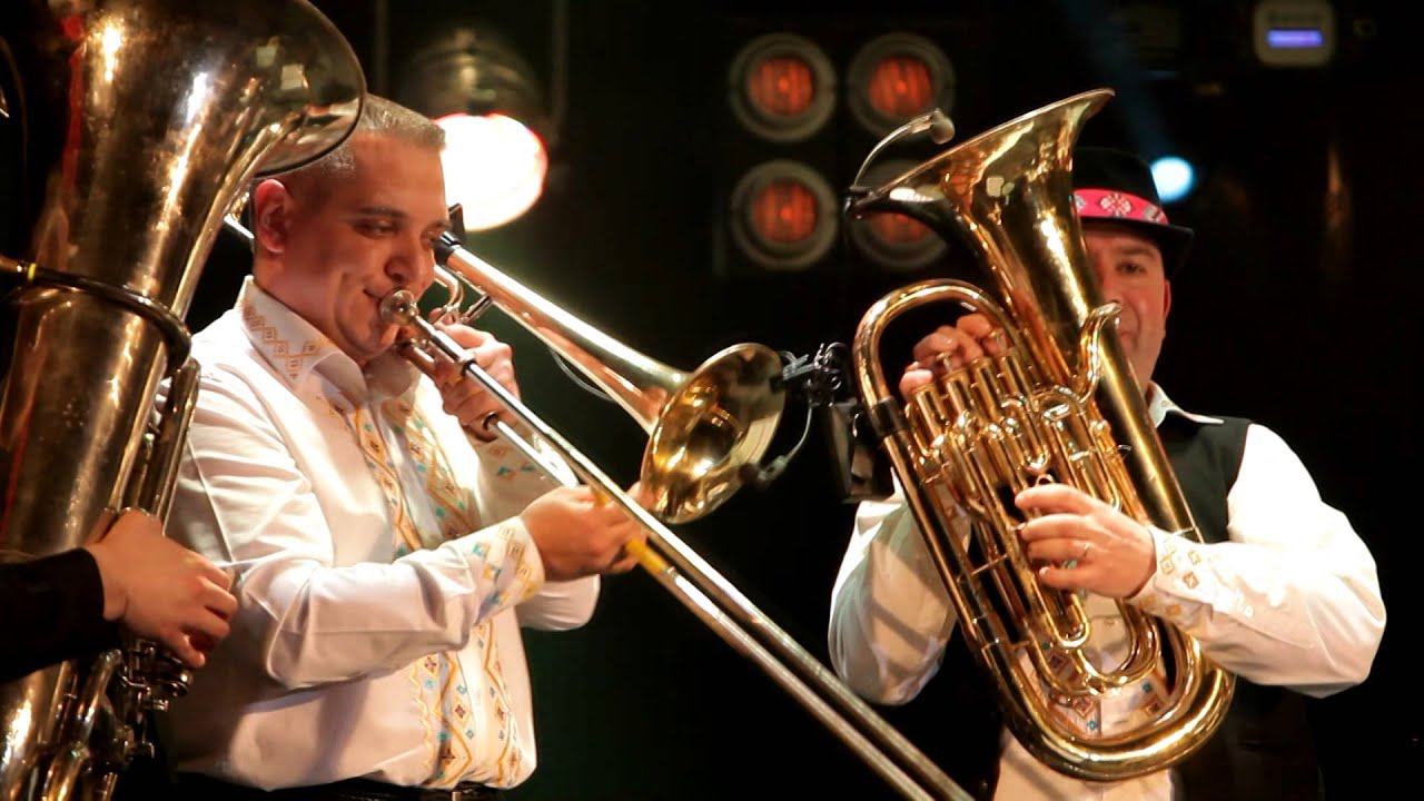 Valentin Uzun & Tharmis - Nunta-n sat [Live] - YouTube