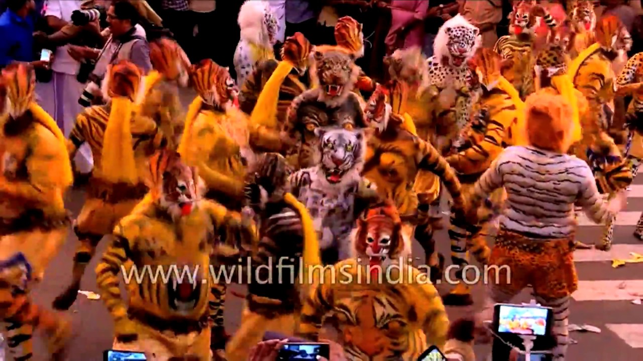 Pulikali Tiger dance from Kerala - YouTube