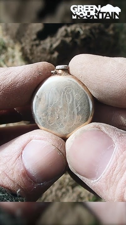 Gold treasure found metal detecting! - YouTube