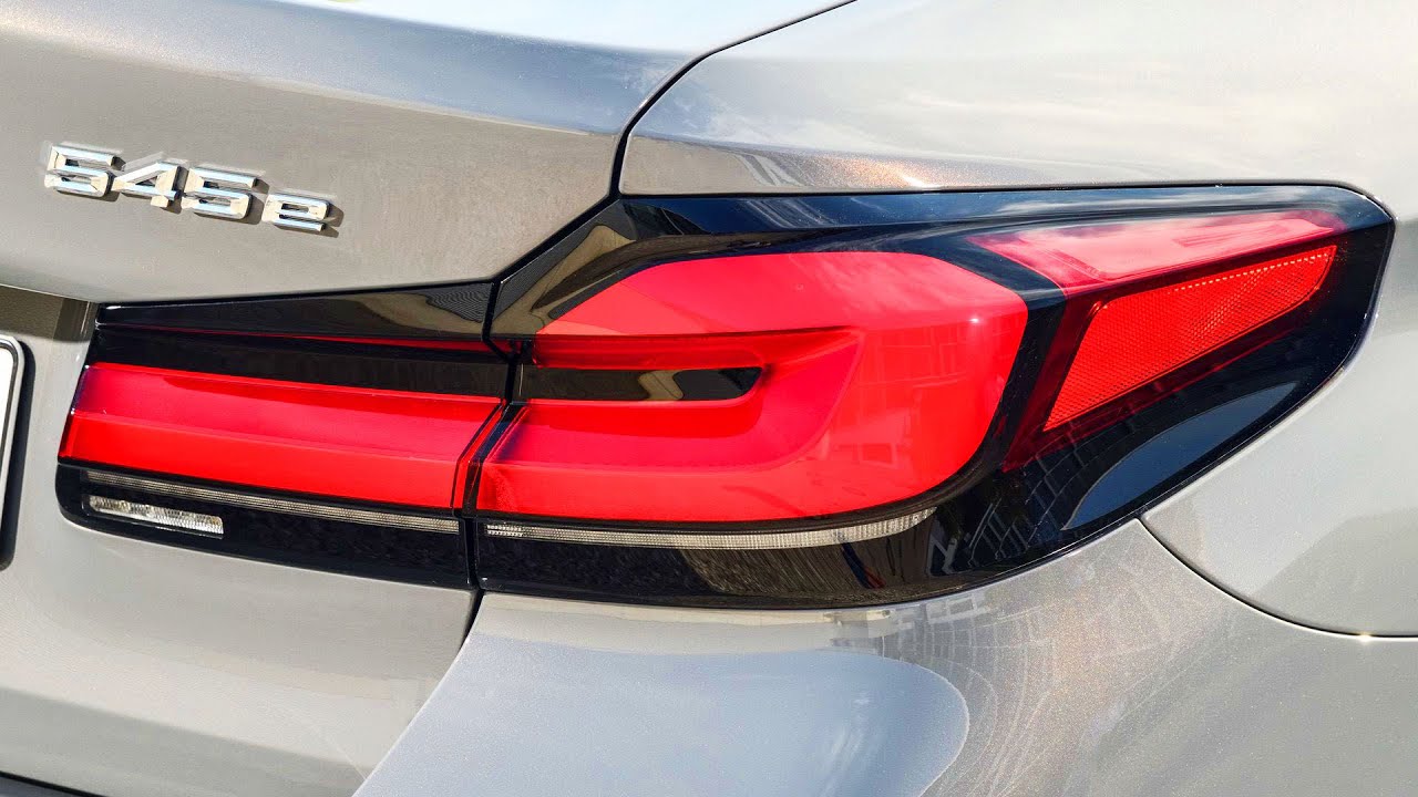 BMW 545e Sedan PHEV xDrive G30 - YouTube