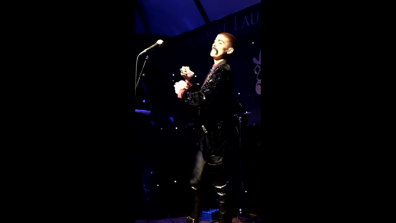 The Contest from Sweeney Todd (Signor Pirelli) - YouTube