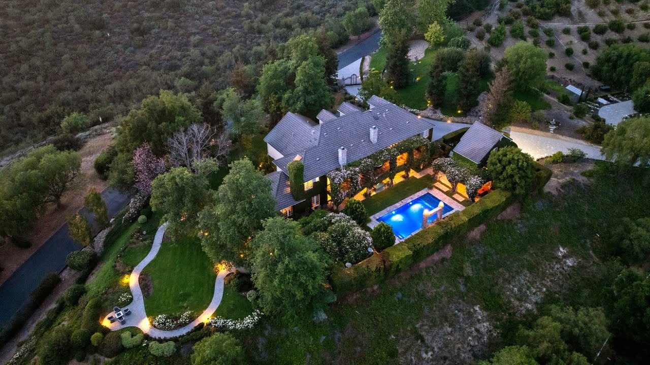 Gated 7 BR Equestrian Estate on 20.93 acres in Santa Rosa Valley, CA ...