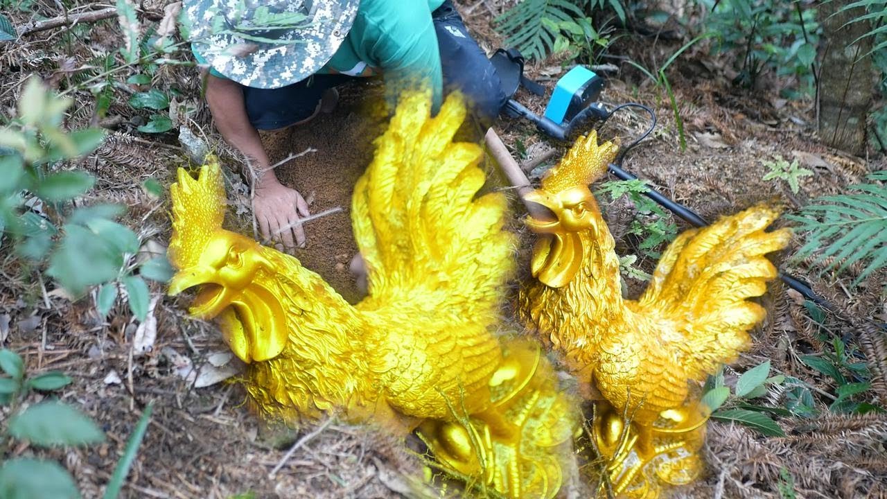 Metal detector finds golden rooster guarding forest - YouTube