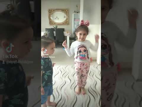 Abla kardeş dans şov yaparsa...😋