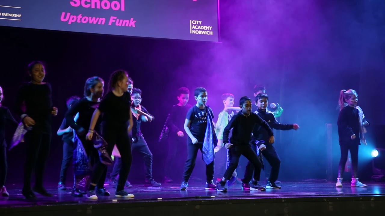 Bignold Primary School and Nursery " Uptown Funk" (Jan 2020) - YouTube
