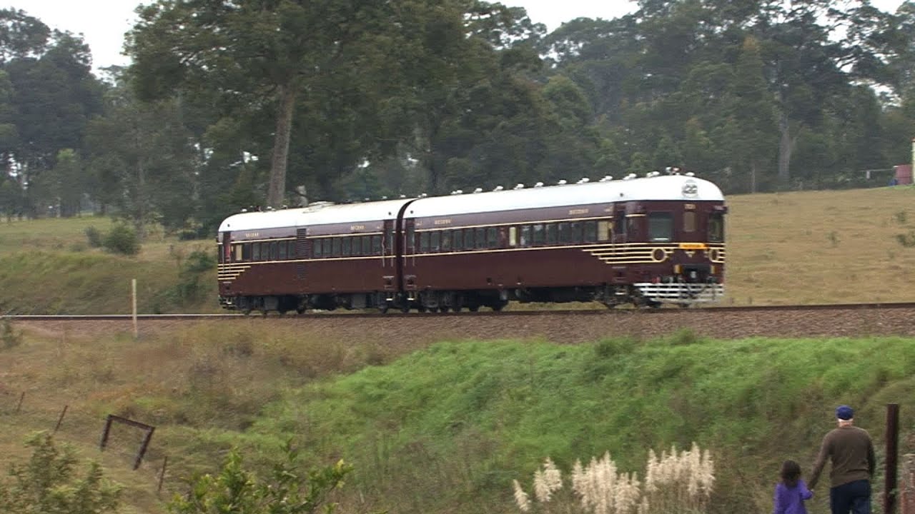 Rail Motor 721/621 Suburban Passenger Train at Steamfest 2012 Maitland ...