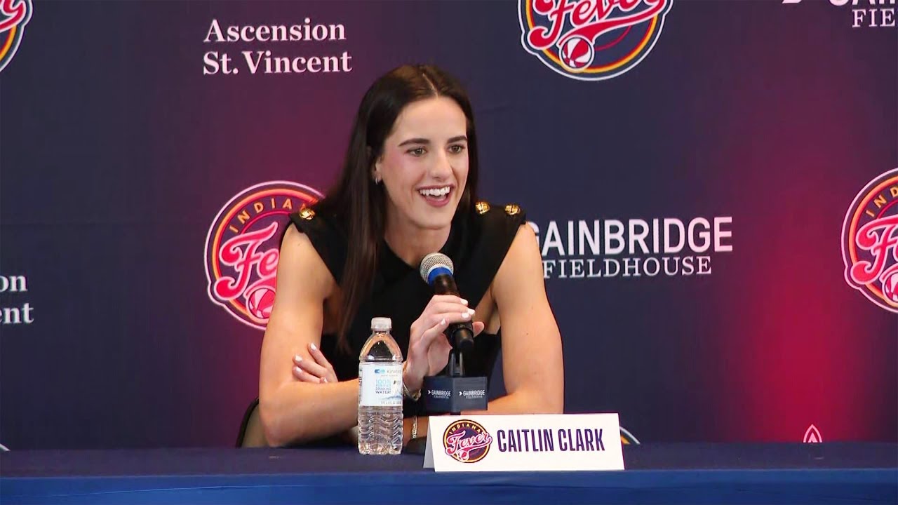 Caitlin Clark left speechless by troll reporter Scoops Callahan - YouTube