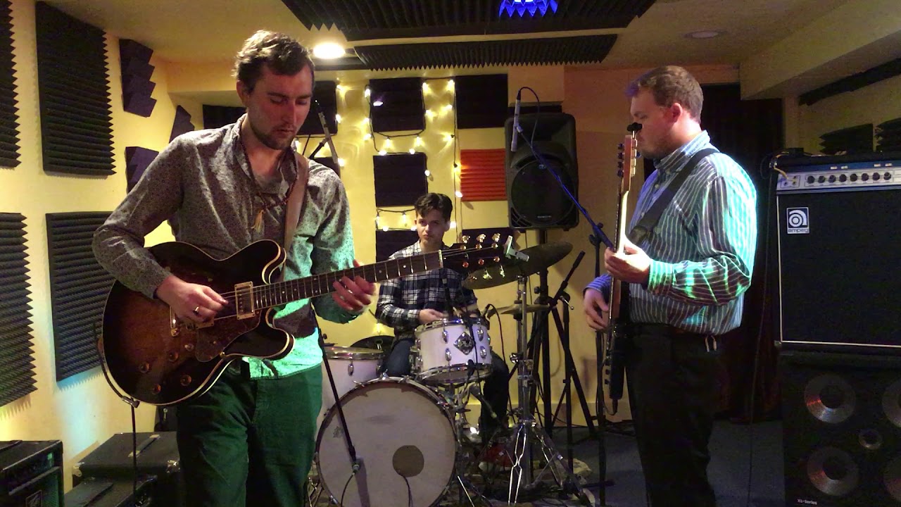 A gogo Ben Paley Trio - YouTube