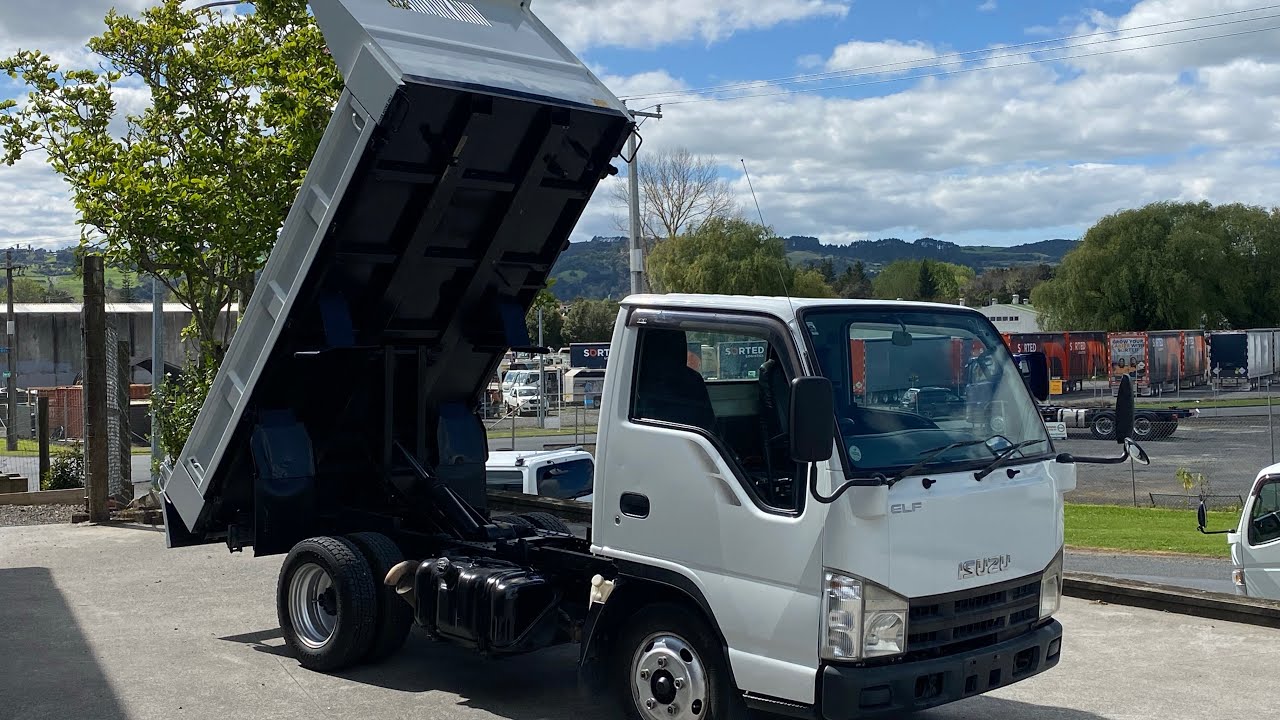 2589 ISUZU ELF TIPPER - YouTube