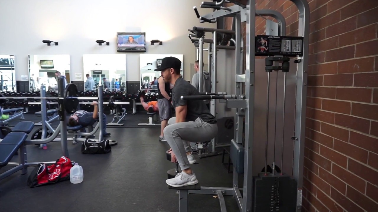 Deficit Dumbbell Sumo Squat - YouTube