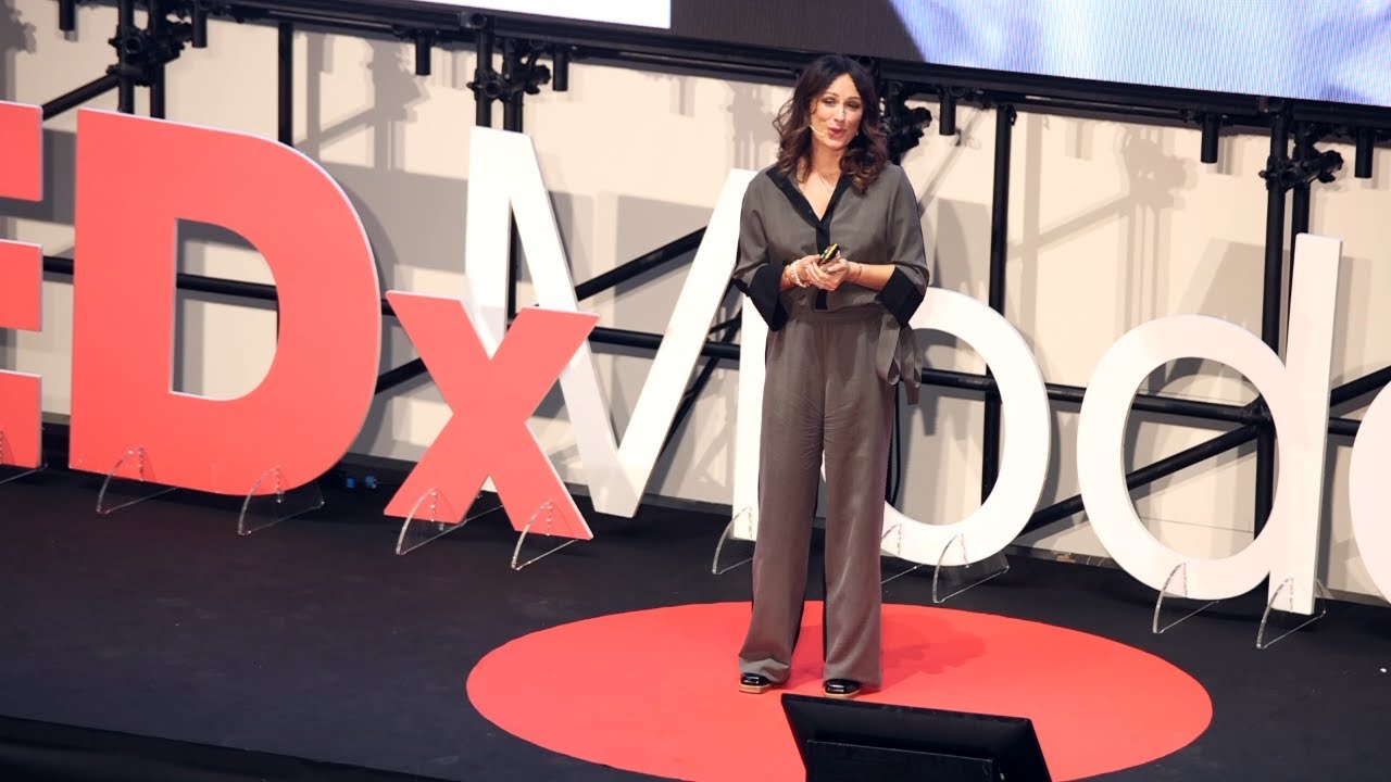 Strano ma vero | Chiara Buratti | TEDxModenaWomen - YouTube