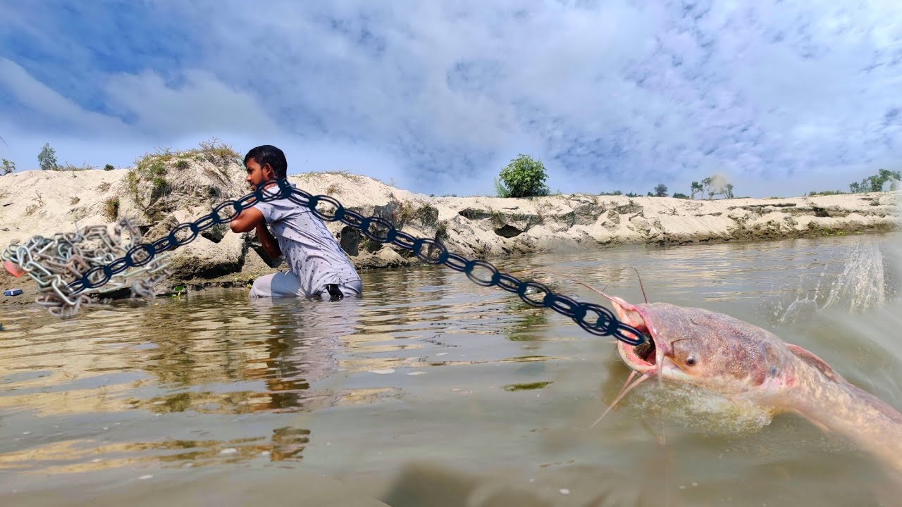 Unbelievable Chain Fishing Techniques🖤The Boy Catch Big Catfish By ...