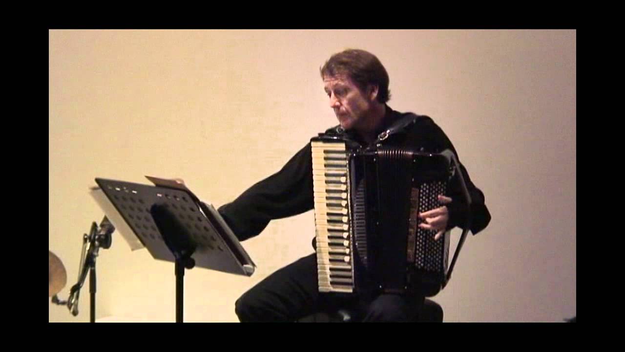 Stefan Hussong plays: Uros Rojko "Fluido-Fragments" - YouTube