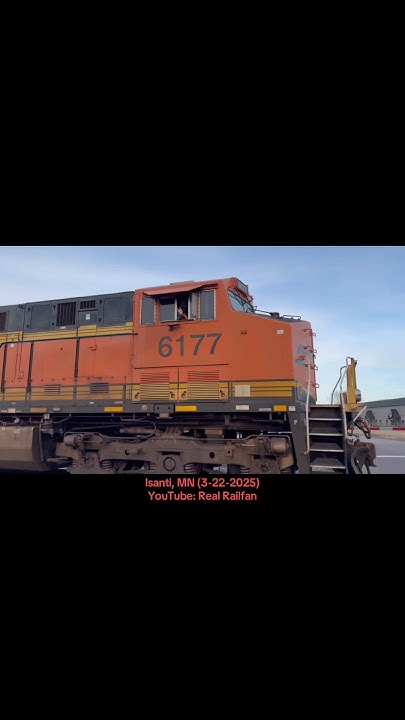BNSF 6177 with friendly Engineer! #shorts - YouTube
