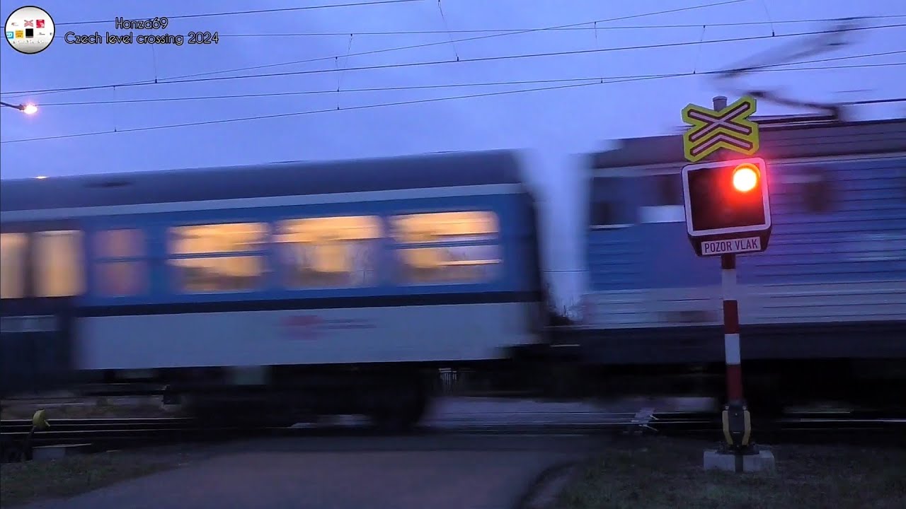 Železniční přejezd Třebechovice pod Orebem #2 6.1. 2024 Czech railroad ...