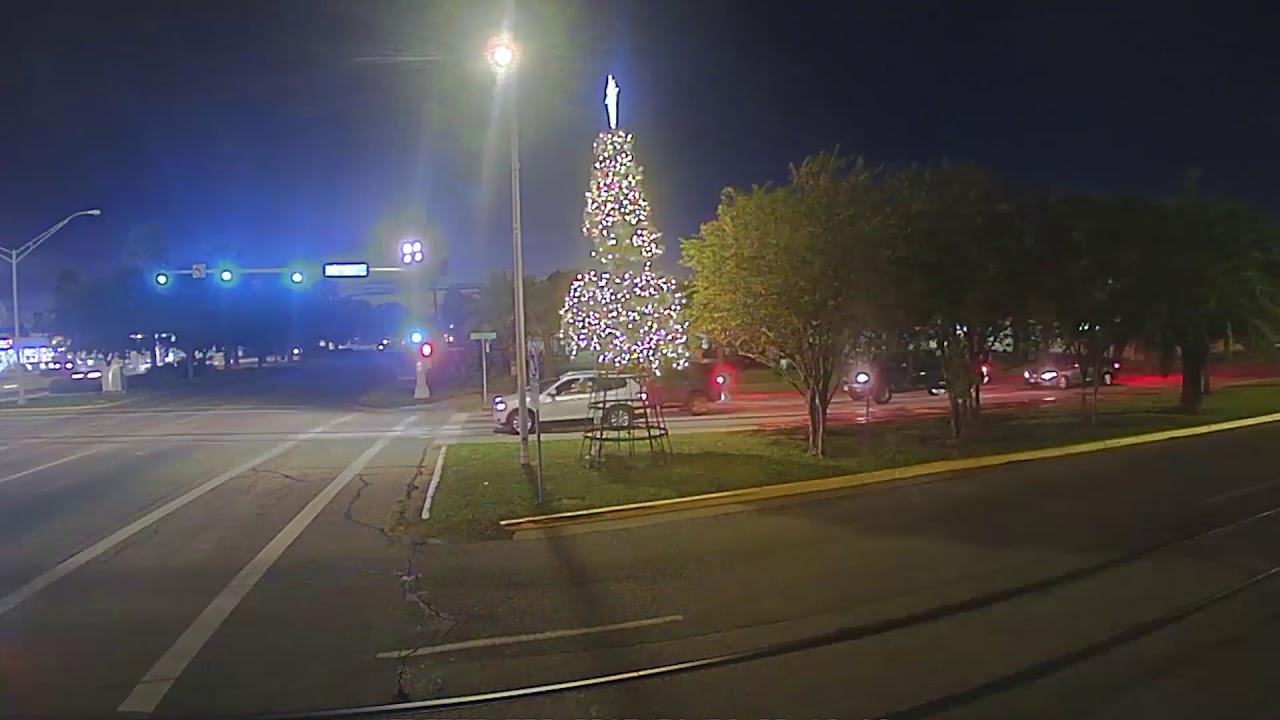 Broadway Christmas tree 2018 - YouTube