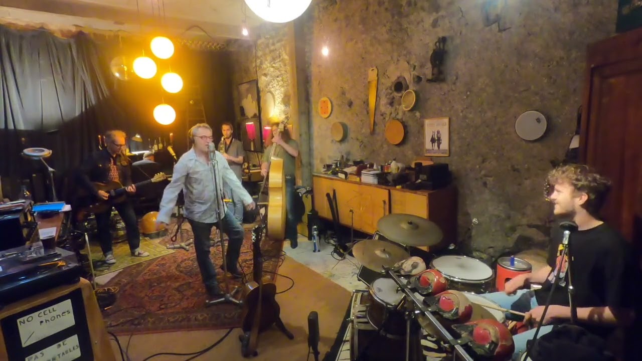 French kiss# 272 : "Me quitte pas comme ça" (Don't leave me this way ...