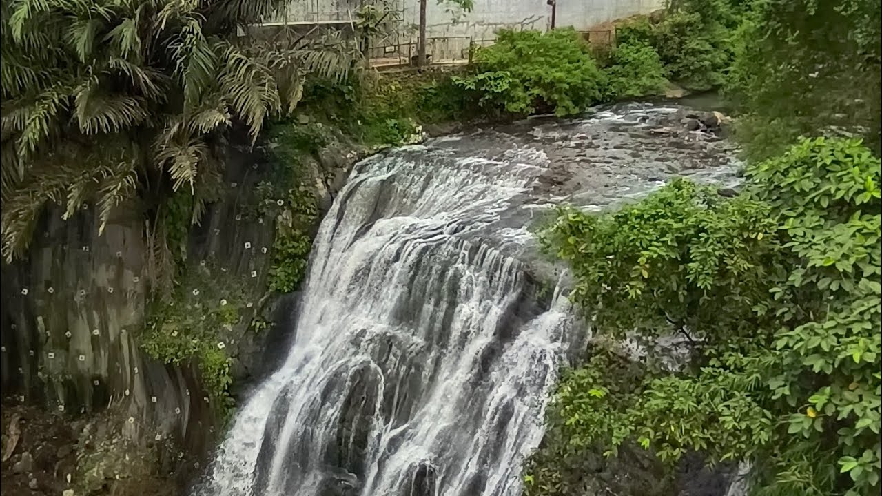 Hinulugang Taktak Falls of Antipolo - YouTube