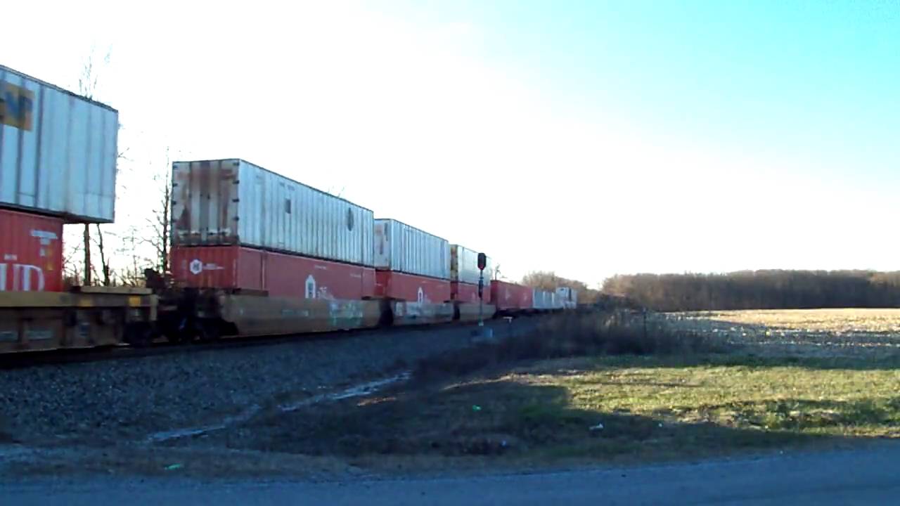 NS/Union Pacific Pulling The 223 - YouTube