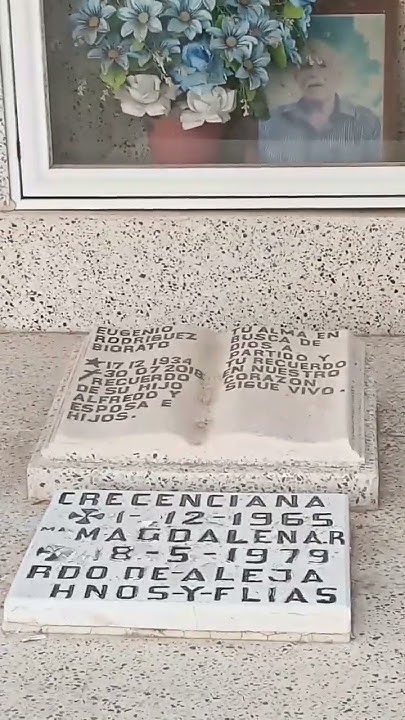 la tumba de mi abuelo y mi tío sus hijo - YouTube