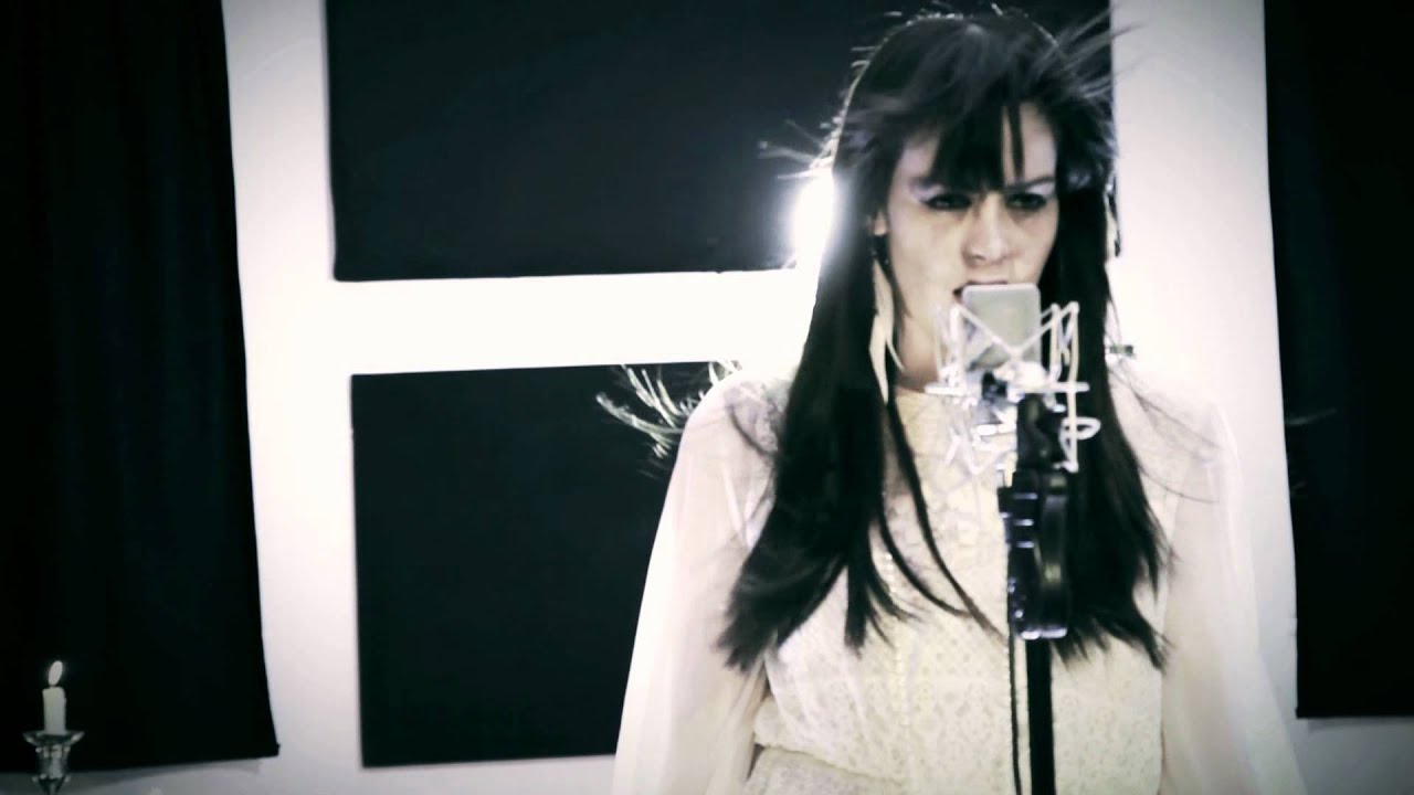 Tara London - Blue Jeans Perfomance Video - YouTube