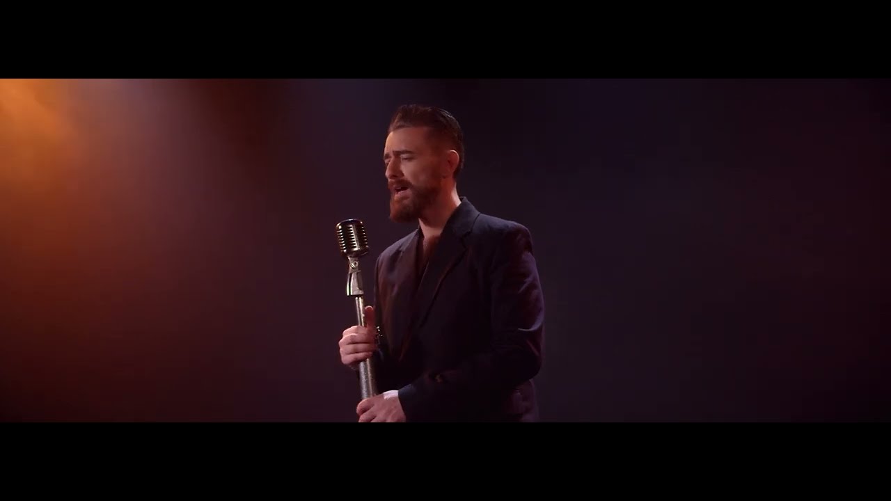 La Viflaim, colo-n jos - Mihai Chitu | Colind Romanesc - YouTube