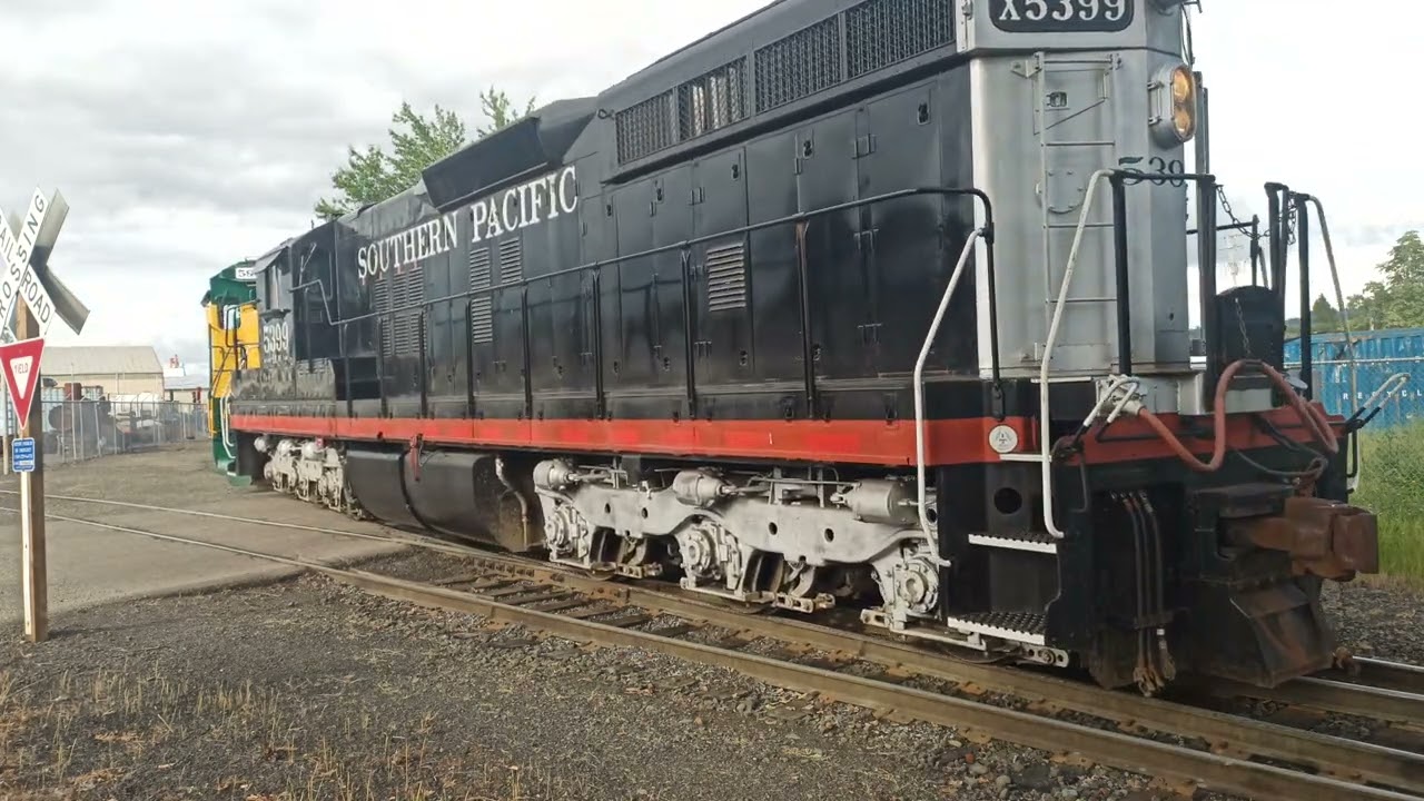 Southern Pacific SD9 5399 - YouTube