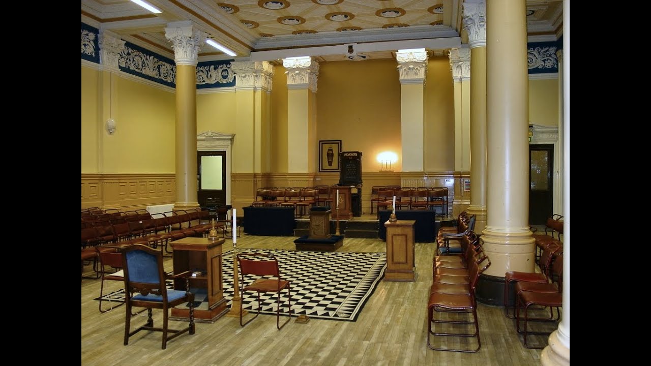 Lodge Greenock Kilwinning No XII Lodge room - The Saloon of the ...