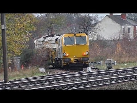 Colas and Volker track machines at Retford, 03/12/15 - YouTube