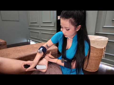 You Can’t Visit Vietnam Without Trying This Barbershop Massage | ASMR