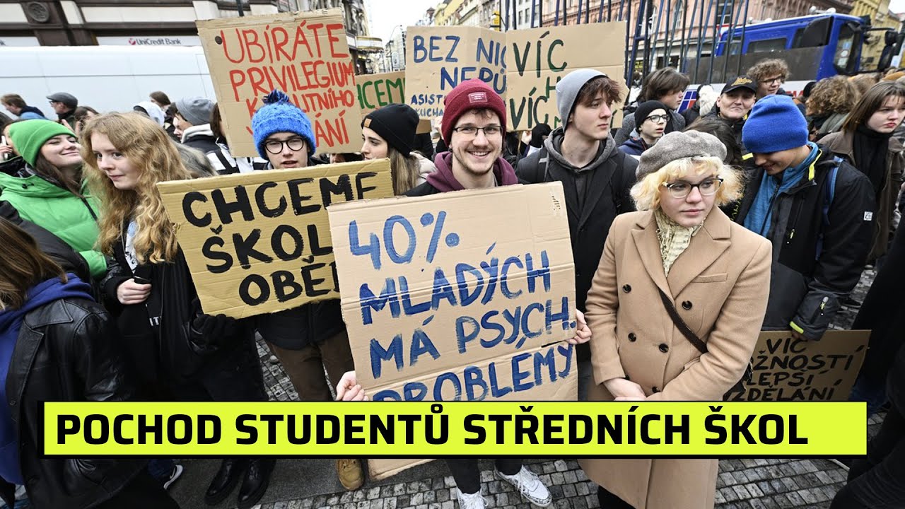 Stovky pražských studentů vyrazily na protestní pochod. Míří k ...