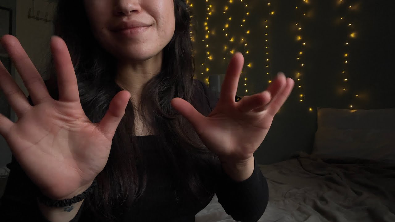 6-Minutes of Relaxing Hand Movements For Sleep 😴🙌🏼 - YouTube