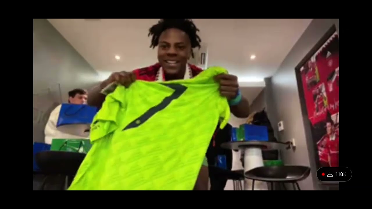 Ishowspeed gets custom jerseys from Manchester United - YouTube