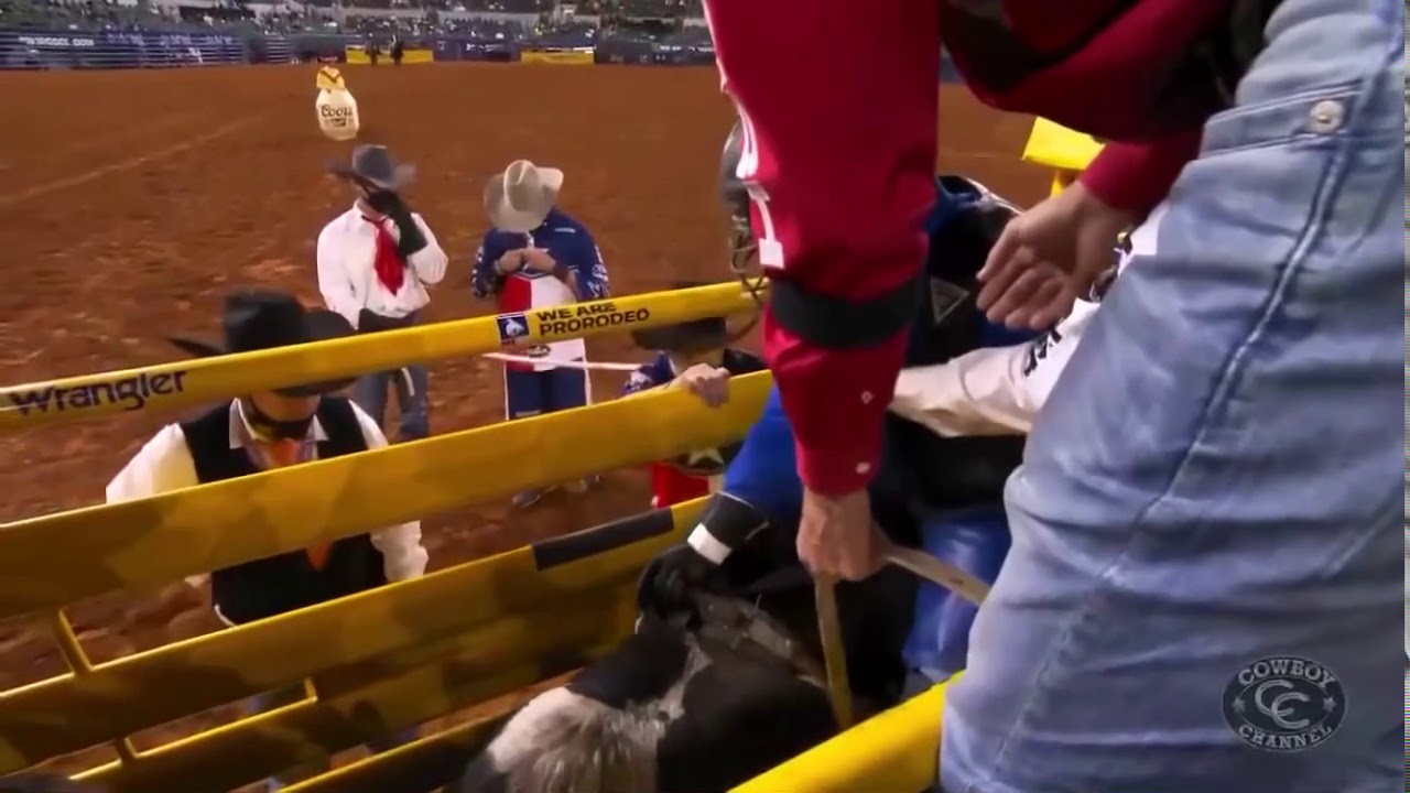 Tyler Bingham scary wreck 2020 NFR round 7 - YouTube