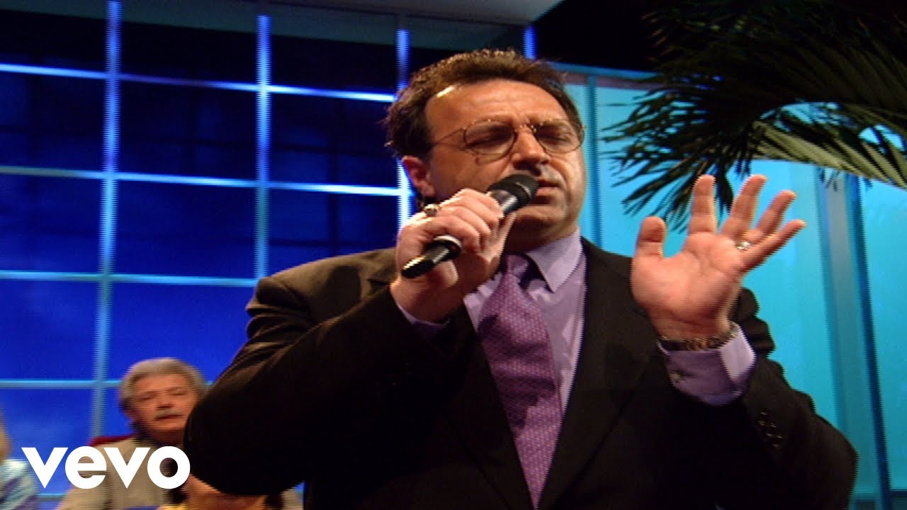 Bill & Gloria Gaither - Something Within [Live] ft. Stephen Hill - YouTube