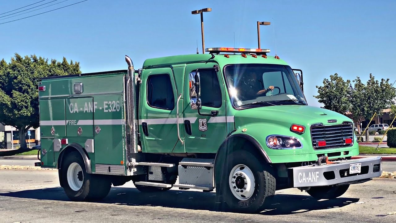 ANF Engine 21 & Engine 326 Responding Code 3 - YouTube