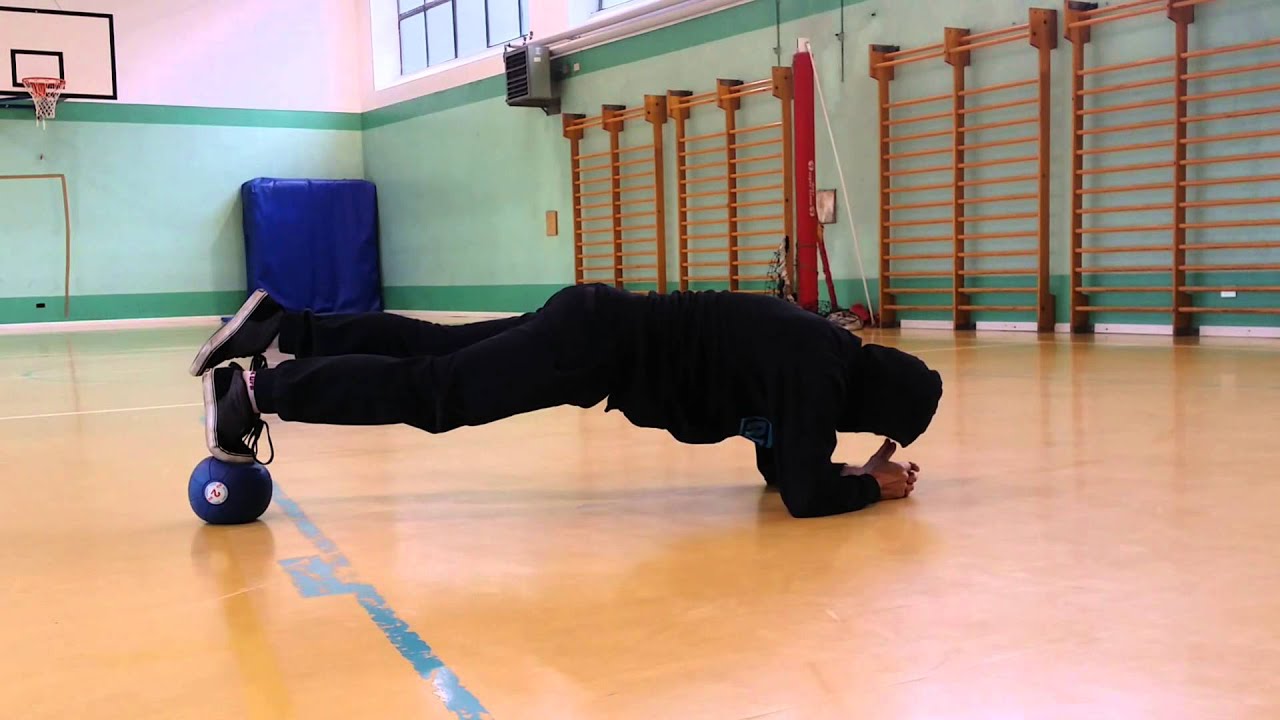 fitsurf medicine ball plank mono leg - YouTube