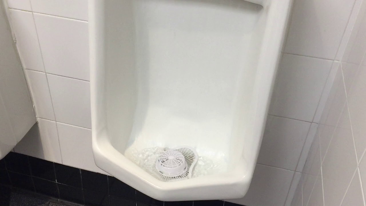 976. Applebee's Men's Restroom - YouTube