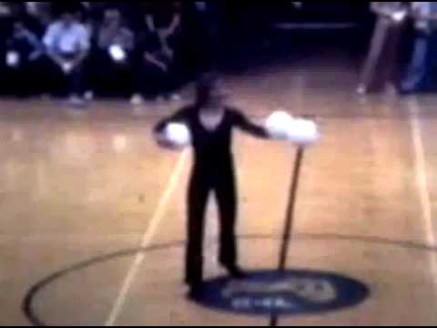 Juggler Mike Chirrick Harlem Globetrotters Show 1976---------50th ...