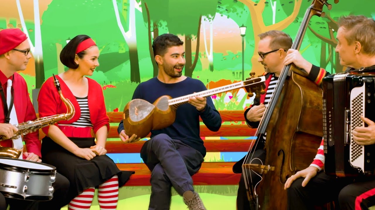 Meet the Tar | Band In the Park | Lah-Lah's Stripy Sock Club - YouTube