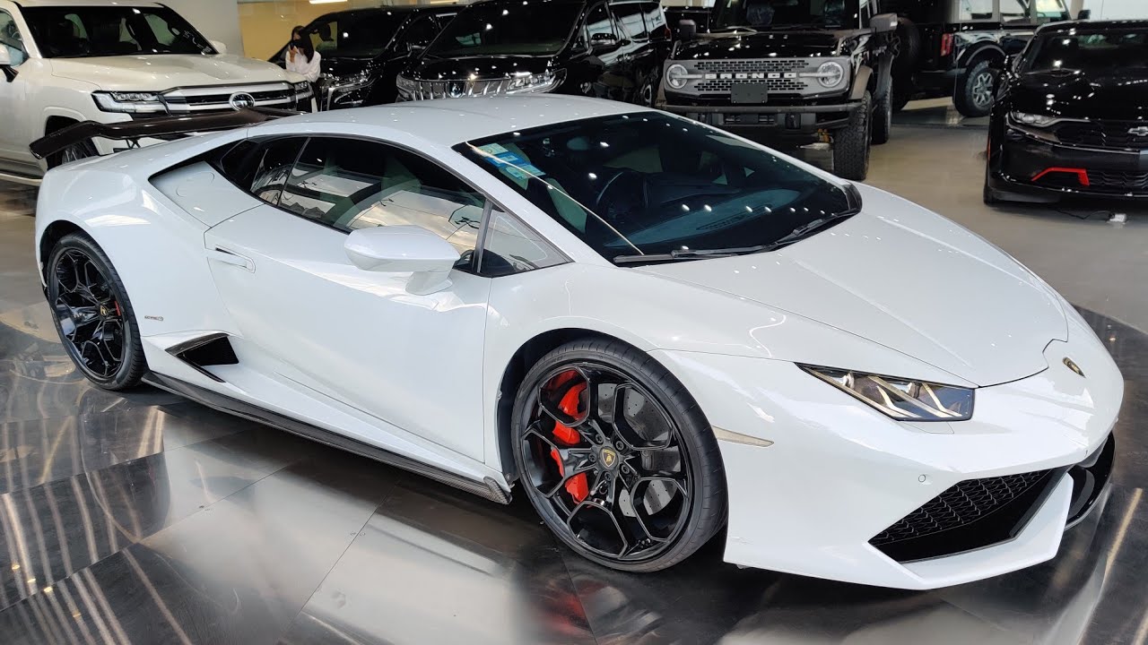 Lamborghini Huracan White