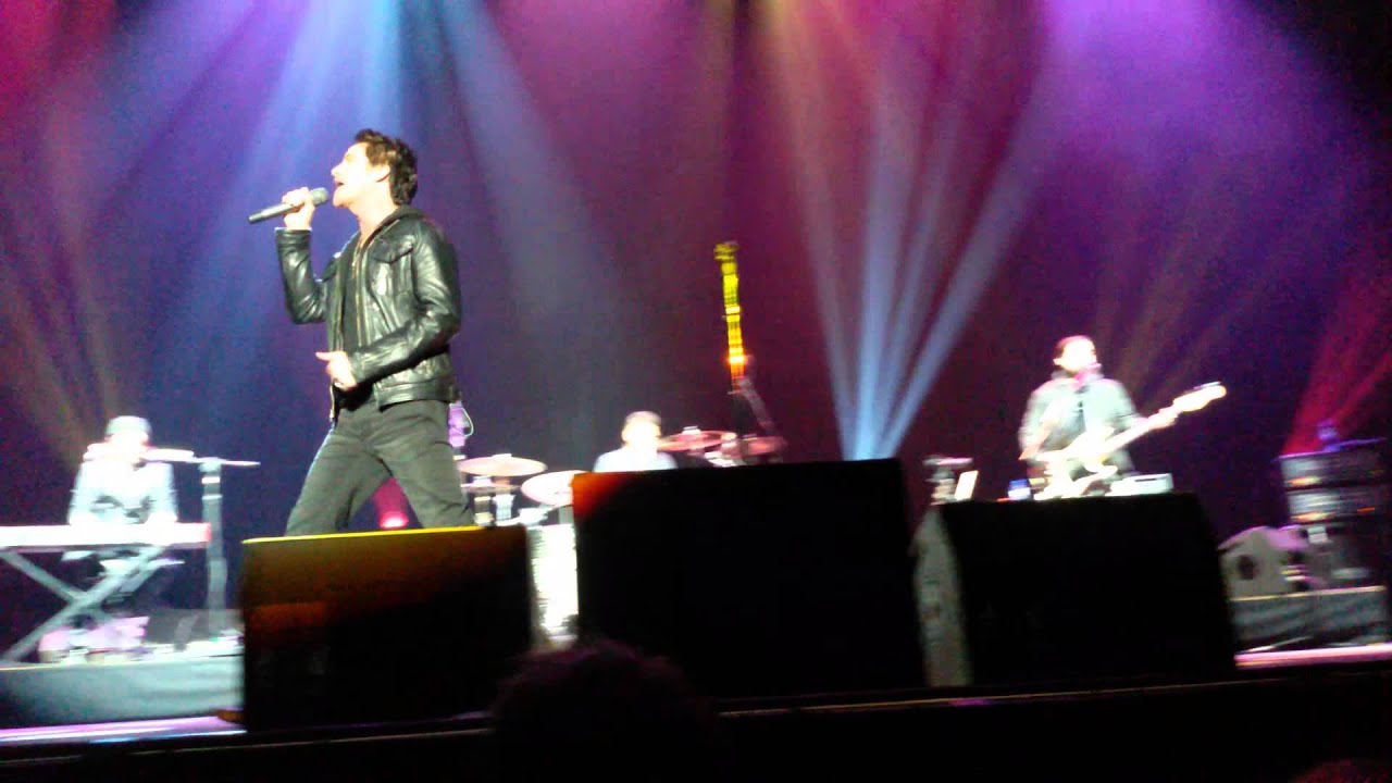 Train - Bulletproof Picasso @HMH Amsterdam - YouTube