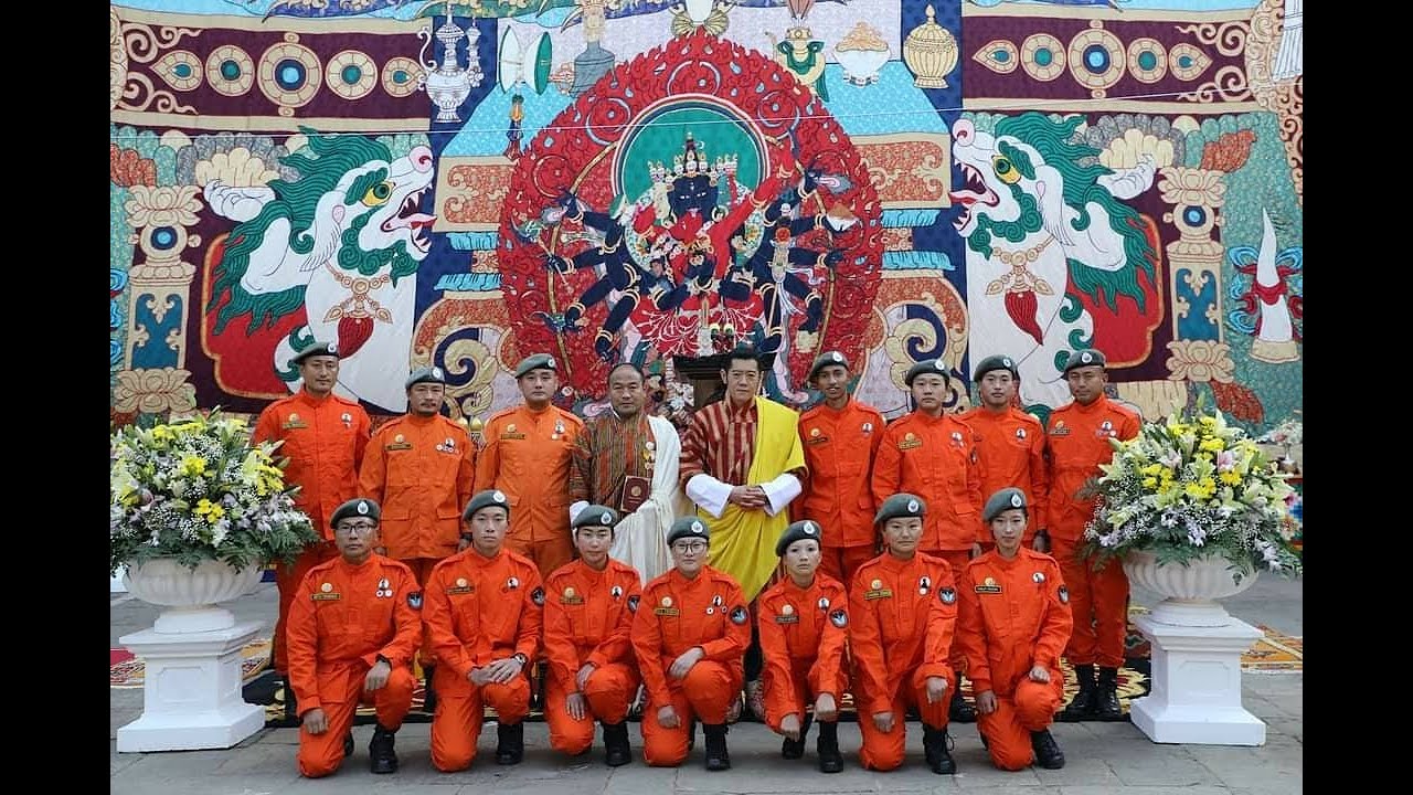 Desuung ༼བདེ་སྲུང་རྒྱལ་པོའི་དགོངས་གཏེར་ཨིན།༽ - YouTube