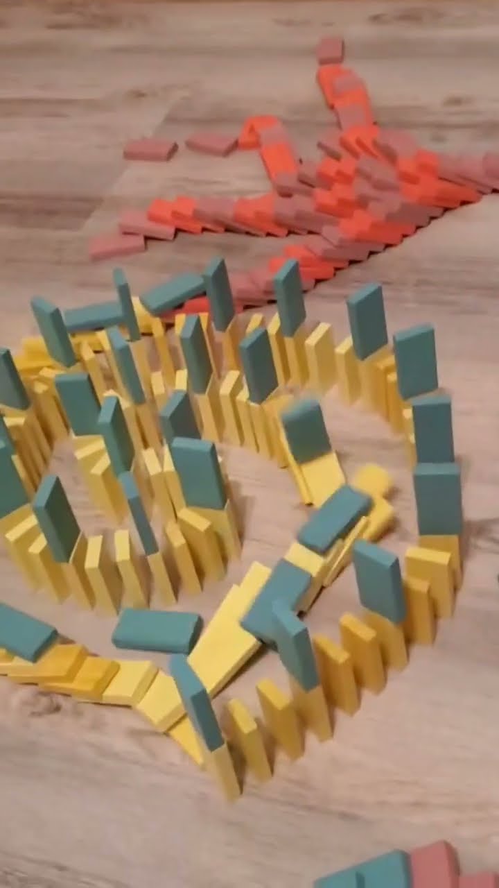 building dominoes for 100 days straight day 73 - YouTube